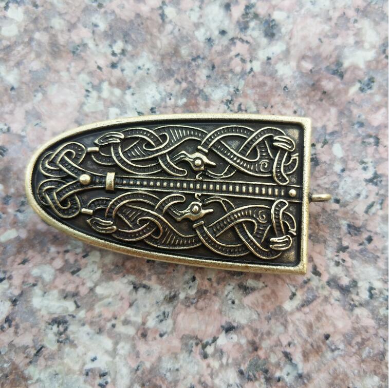 Broche Viking en Métal – La danse des Dragons | Médiéfan